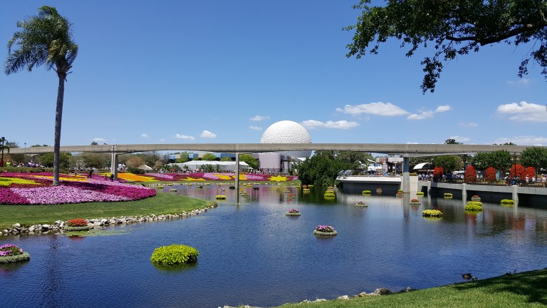 🌐 Top 15 Instagram-Worthy Photo Spots at EPCOT – Style With Lynn